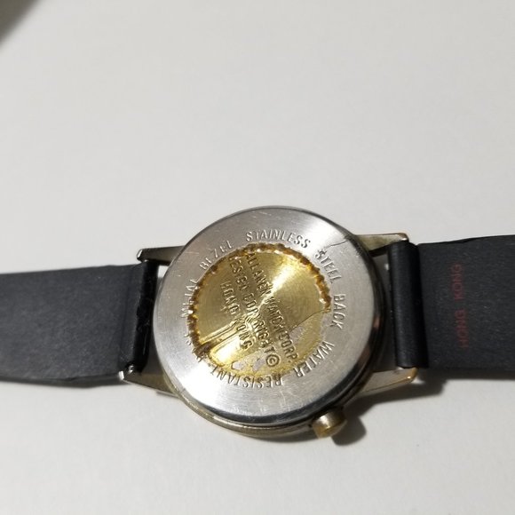 GUESS RETRO WATCH | Accessories | Genuine Guess Watch Retro Unisex ...